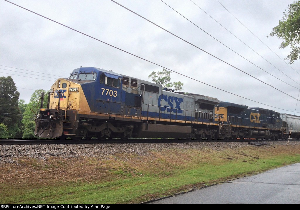 CSX 7703 and 9023 wait for green